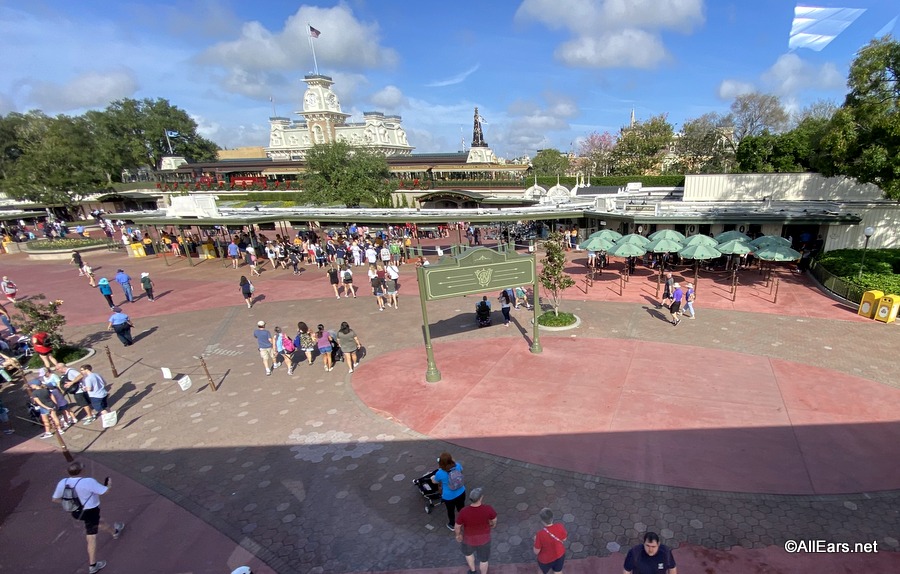 Magic Kingdom Construction Update: TRON Progress, Splash Scaffolding ...
