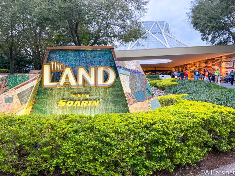 Photos! There's A Really Long Line to Enter the Land Pavilion in EPCOT ...