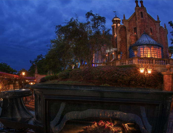 Former Disney Cast Member Pleads No Contest for Selling Stolen Disney ...