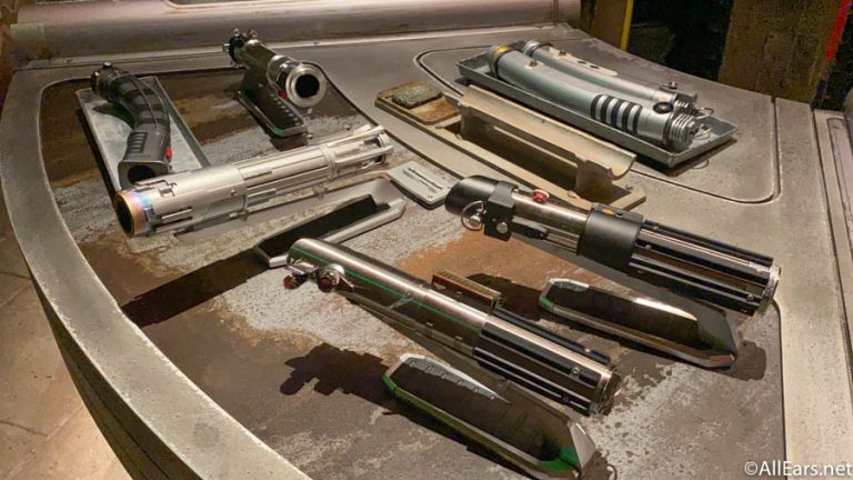 A Complete Guide To Building A Lightsaber in Disney World - AllEars.Net