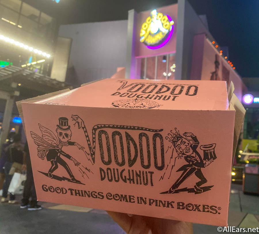 We Tried The NEW Halloween Horror Nights Doughnut At Universal Studios ...