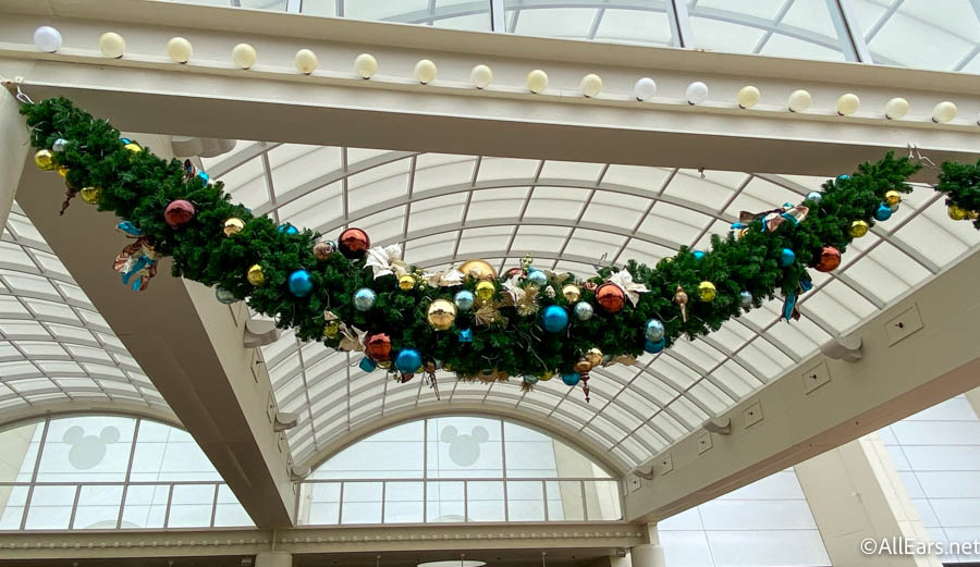 PHOTOS: It's the Most Wonderful Time of the Year at These Three Disney ...