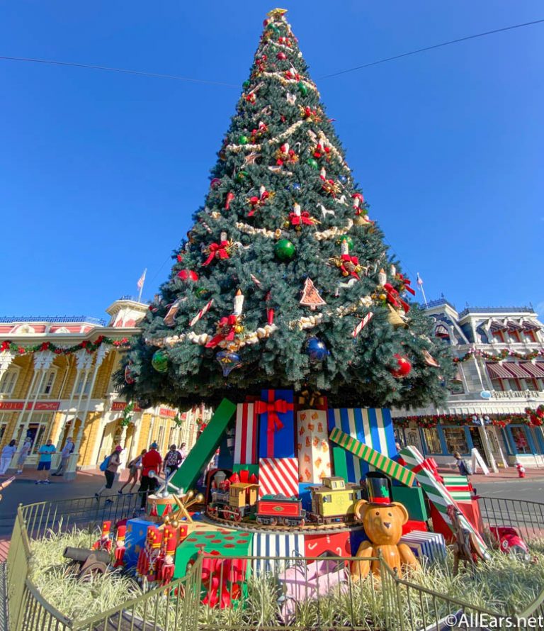 Photos Go On A 2020 Walt Disney World Christmas Tree Tour Allears Net