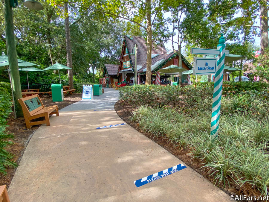 PHOTOS! Disney World's Winter Summerland Miniature Golf Has Temporarily ...