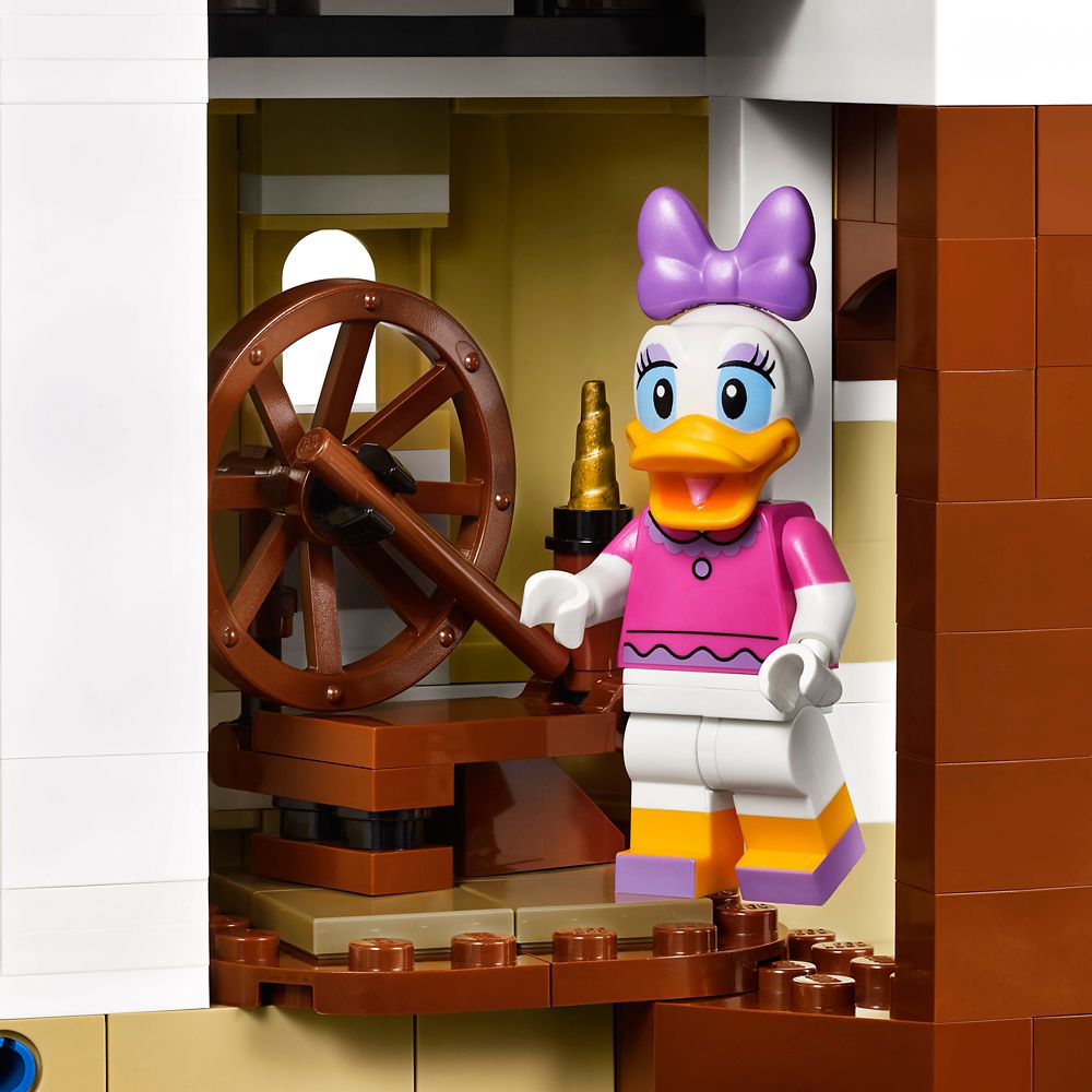 Daisy in tower - AllEars.Net
