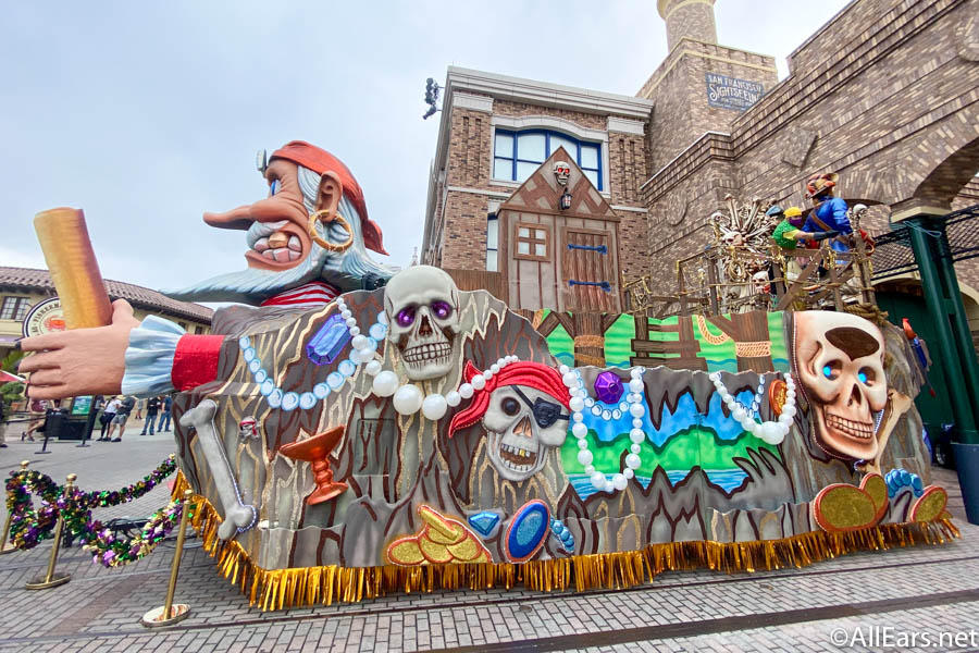 Theres Another Way To Ride A Mardi Gras Parade Float At Universal