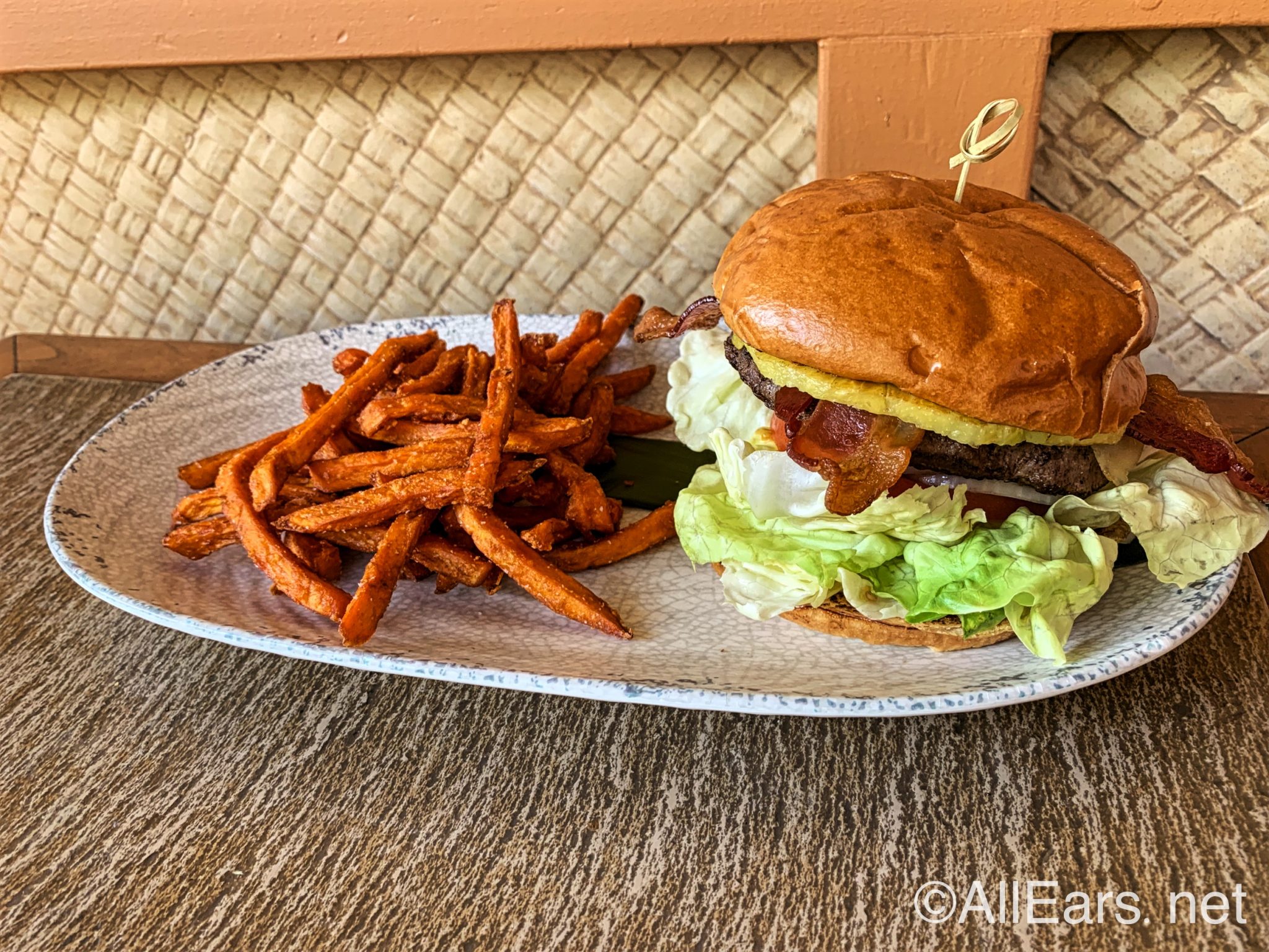 PHOTOS: Trader Sam's Enchanted Tiki Bar Has Reopened at the Disneyland ...