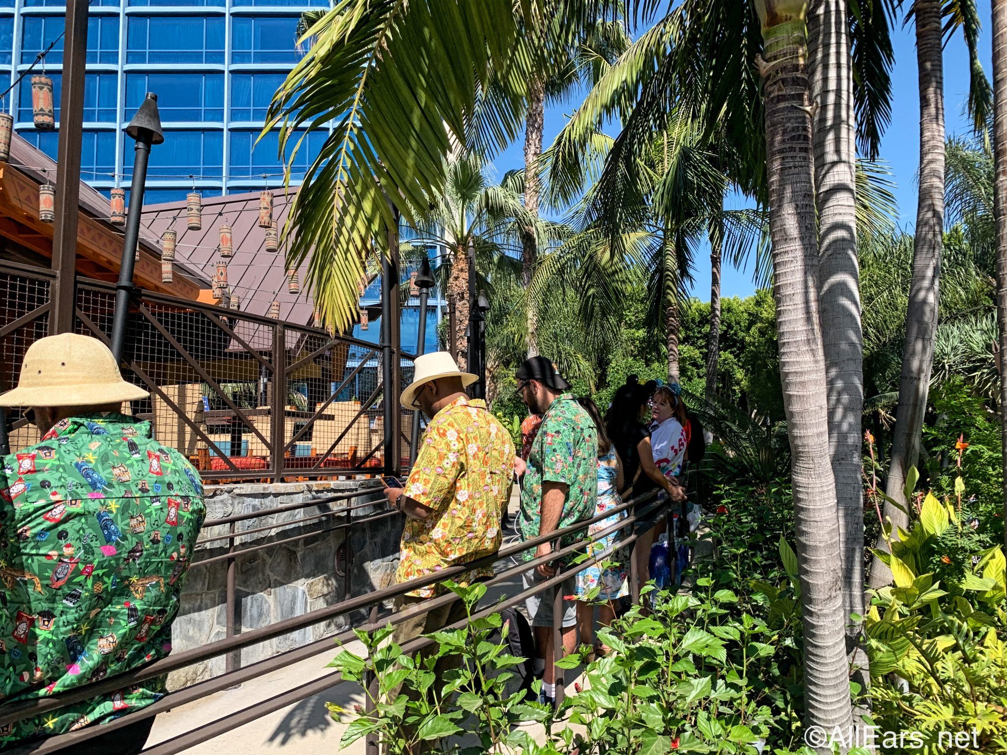 PHOTOS: Trader Sam's Enchanted Tiki Bar Has Reopened at the Disneyland ...