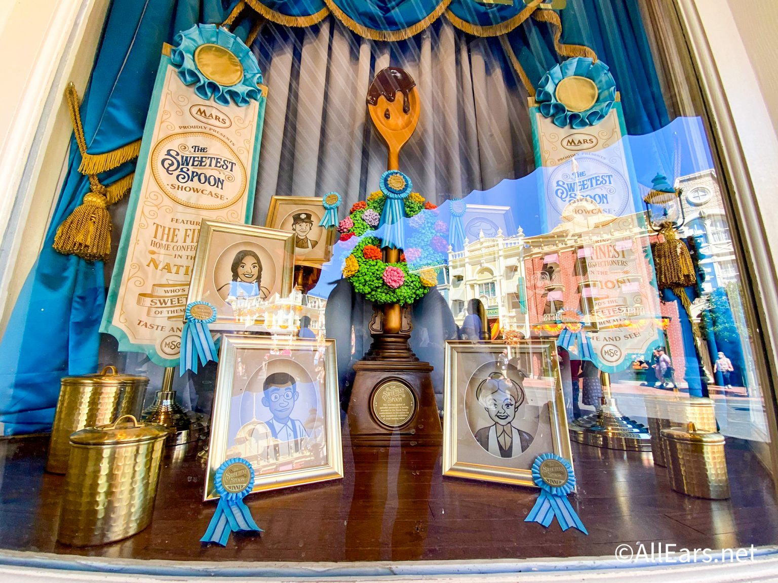 There's a CANDY Version of Cinderella Castle in Magic Kingdom ...