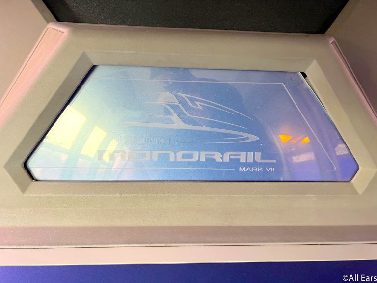 NEWS: Visitors Stranded on Disneyland Monorail Following Power Outage ...