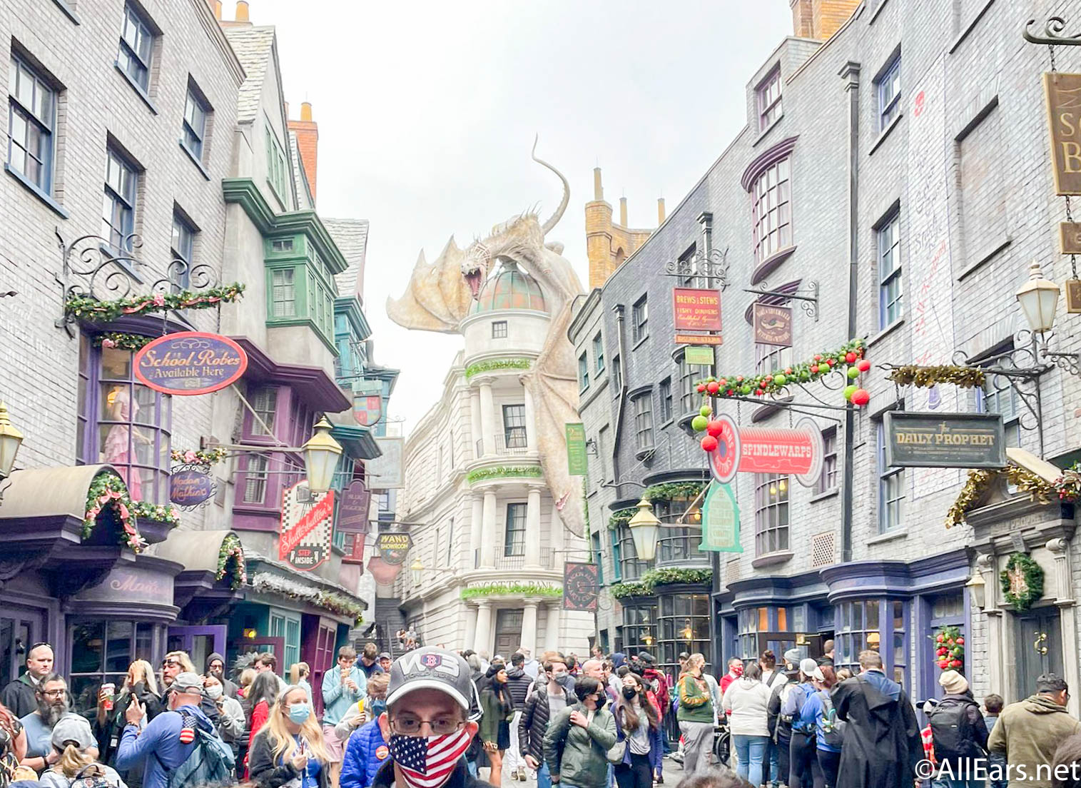 2021 universal orlando resort christmastime holiday crowds wizarding ...