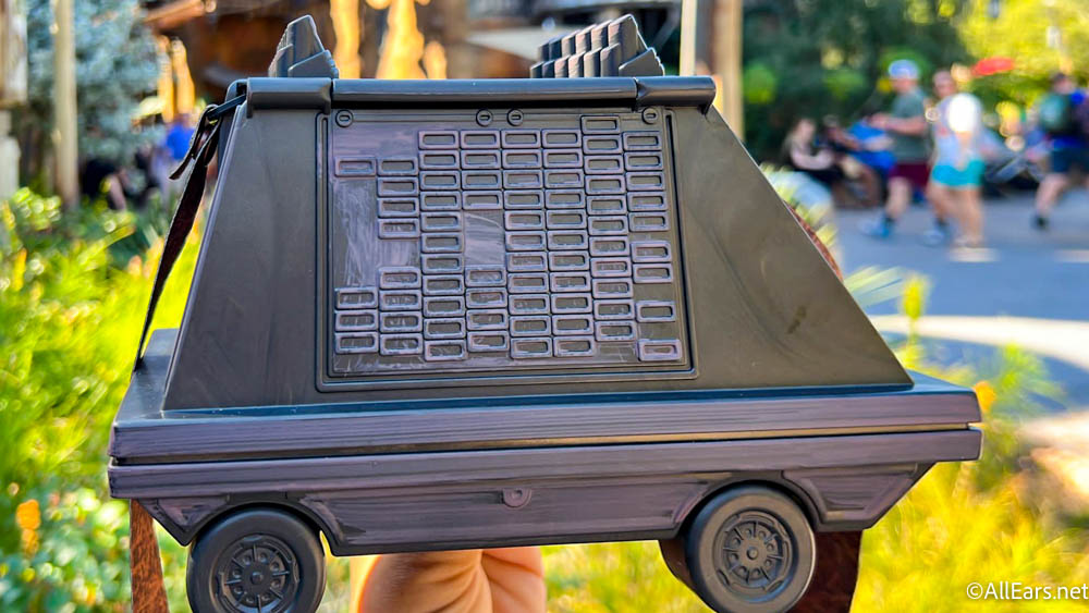 2022-wdw-dhs-galaxy's edge-kat saka's kettle-popcorn day-mouse droid ...
