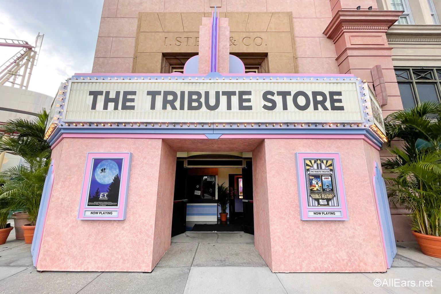 PHOTOS: Step Inside Universal Orlando's NEW Immersive Movie-Themed ...