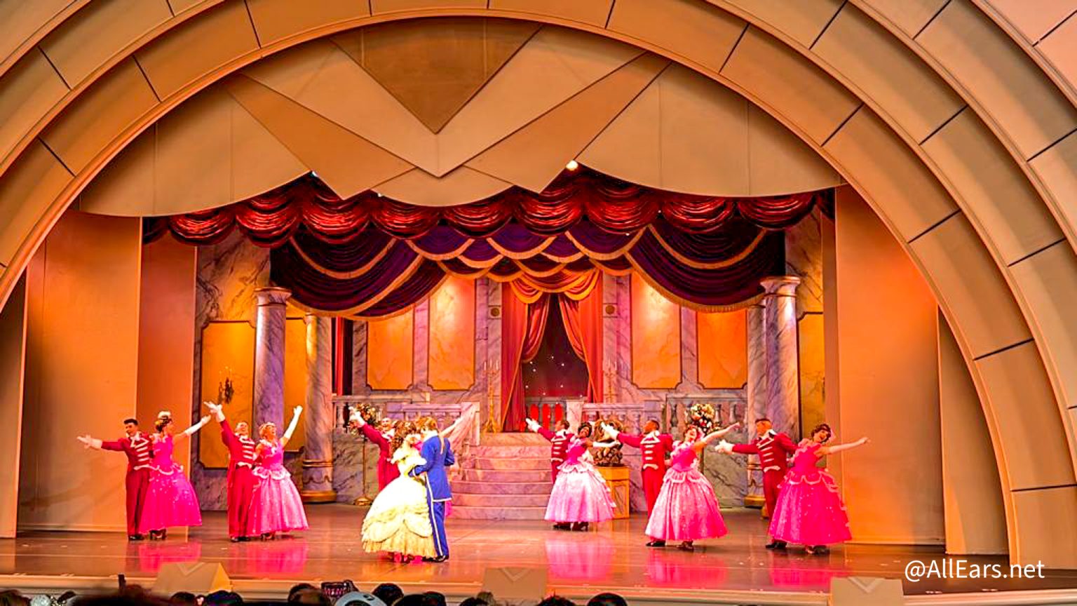 Technical Difficulties CLOSE Disney World Show For the Day - AllEars.Net