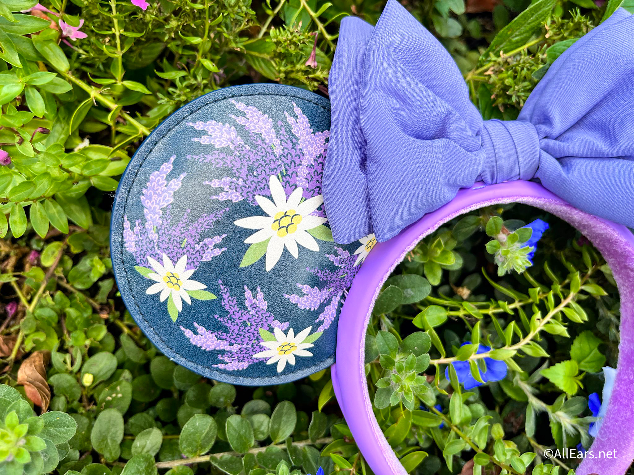 2022 wdw epcot france pavilion plume et palette lavender ears - AllEars.Net