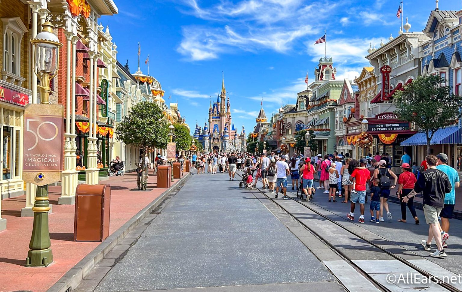 PHOTOS: The Labor Day Crowds May SURPRISE You in Disney World - AllEars.Net
