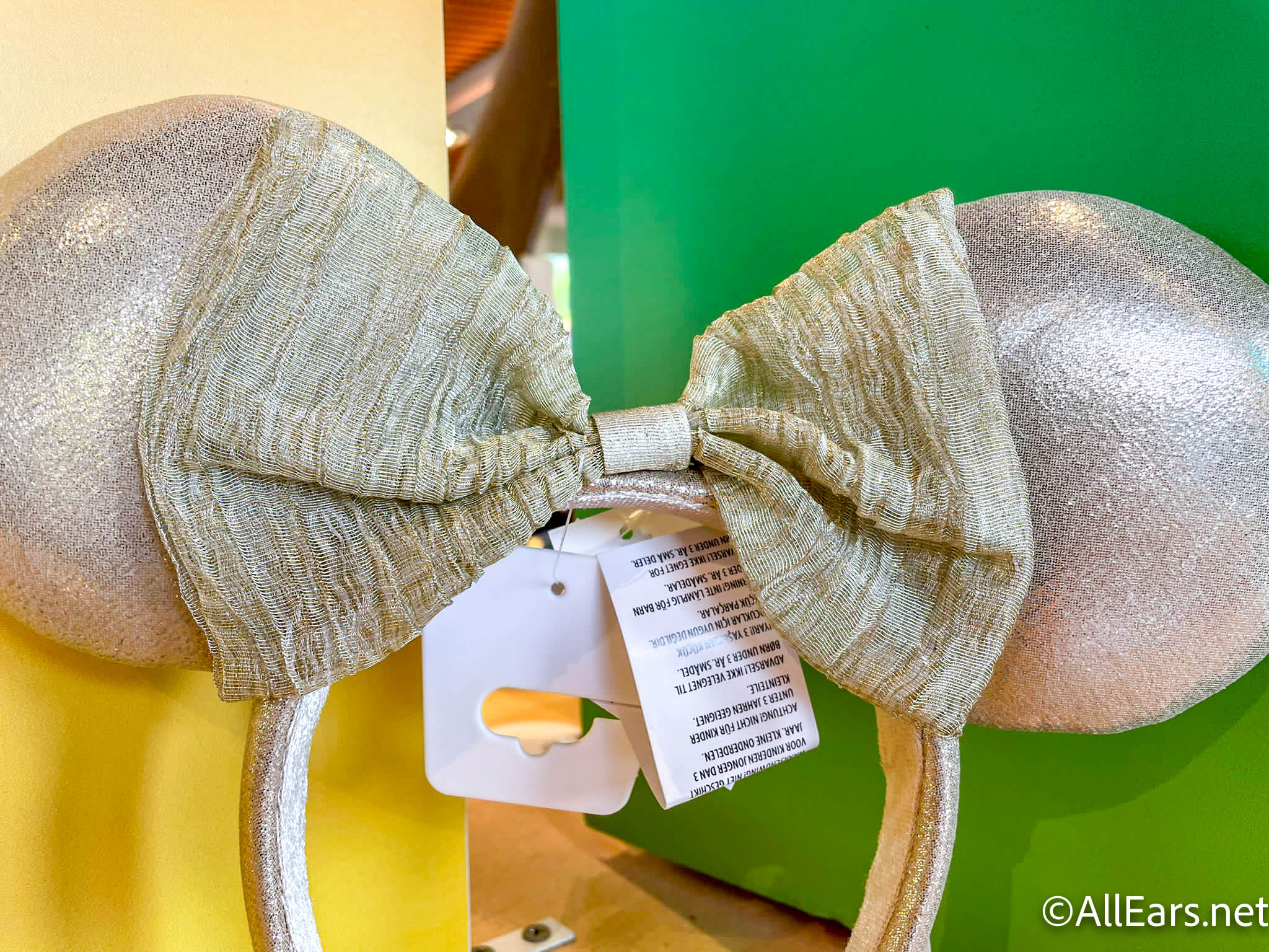 2022 wdw EPCOT creations shop almond pearl minnie ears-3 - AllEars.Net