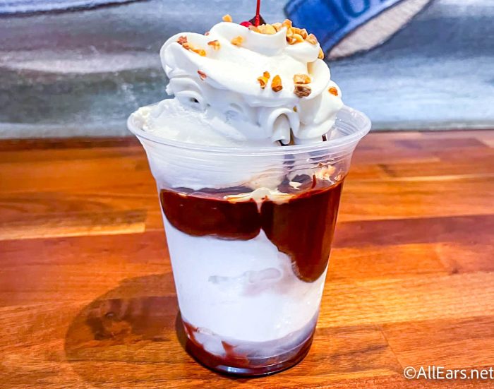 This HOT FUDGE Snack Is FANTASTIC…and It's Less Than $10 in Disney ...