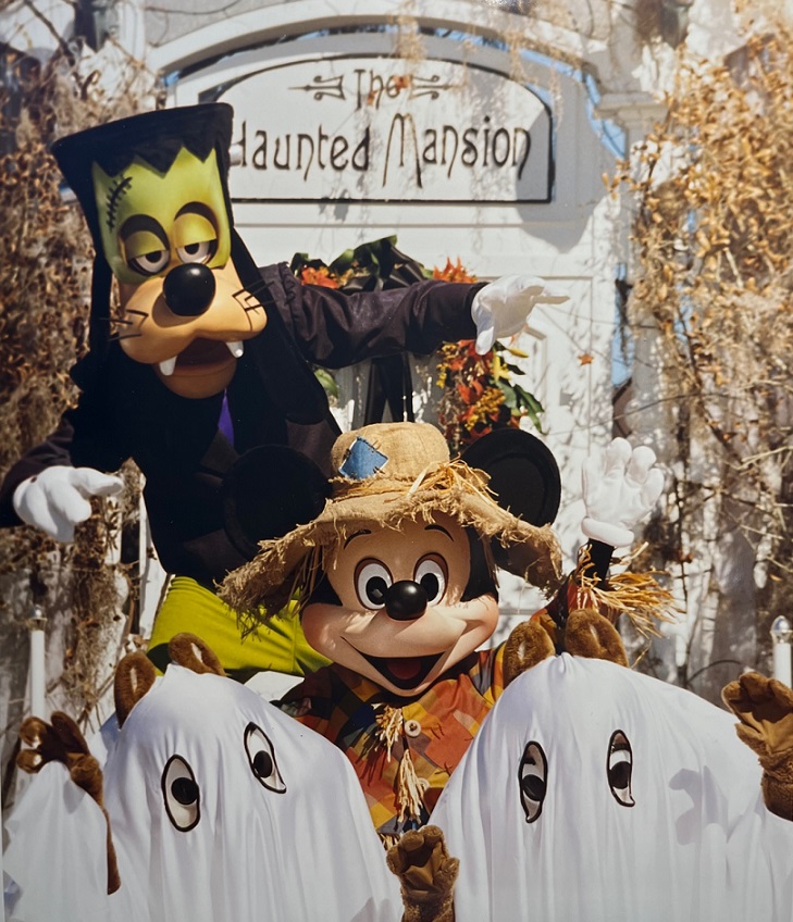 VINTAGE DISNEY PHOTOS, VOL. 5: Mickey's Not-So-Scary Halloween Party Is ...