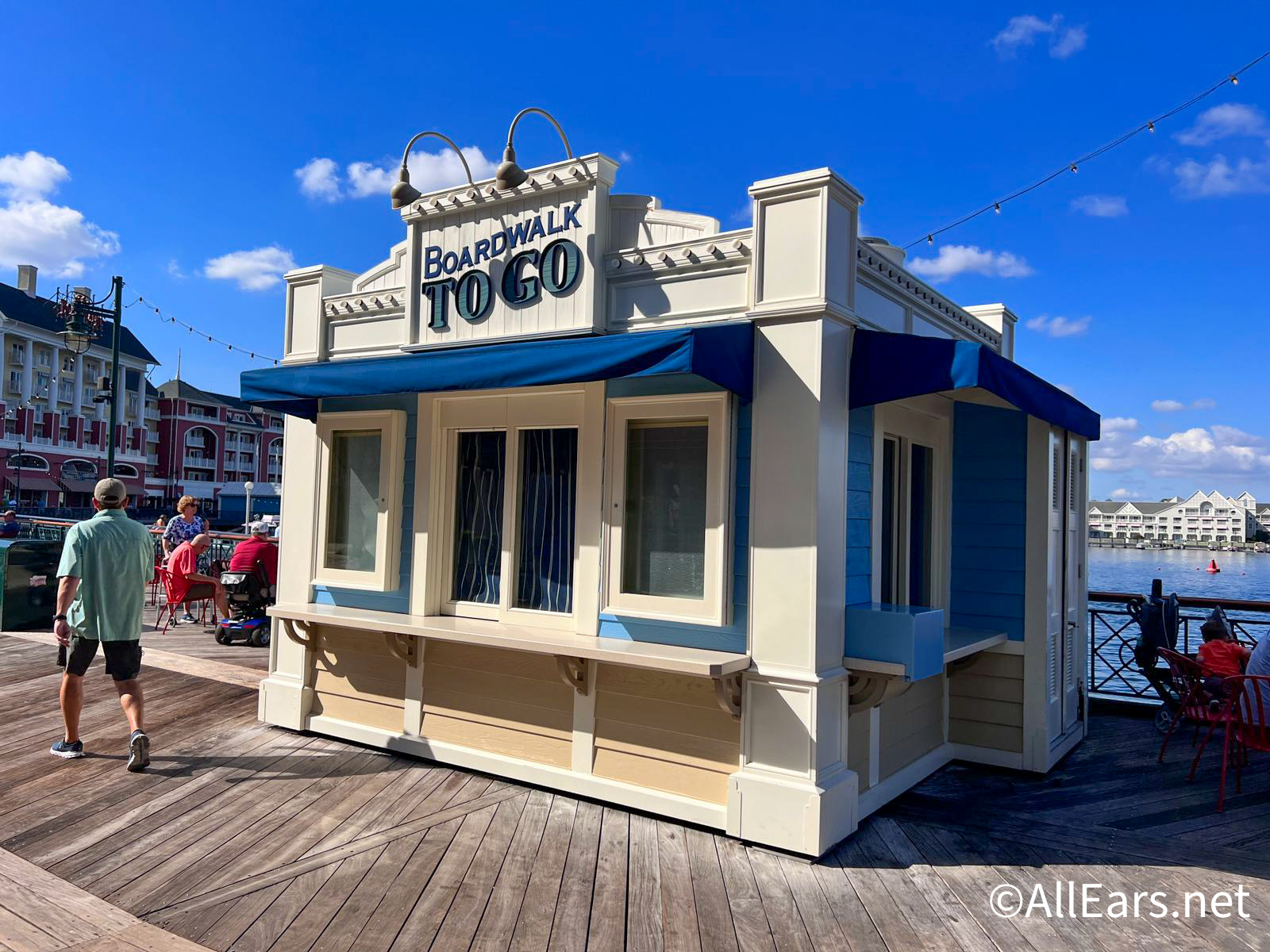 2022 BoardWalk To Go Stand Closed-1 - AllEars.Net