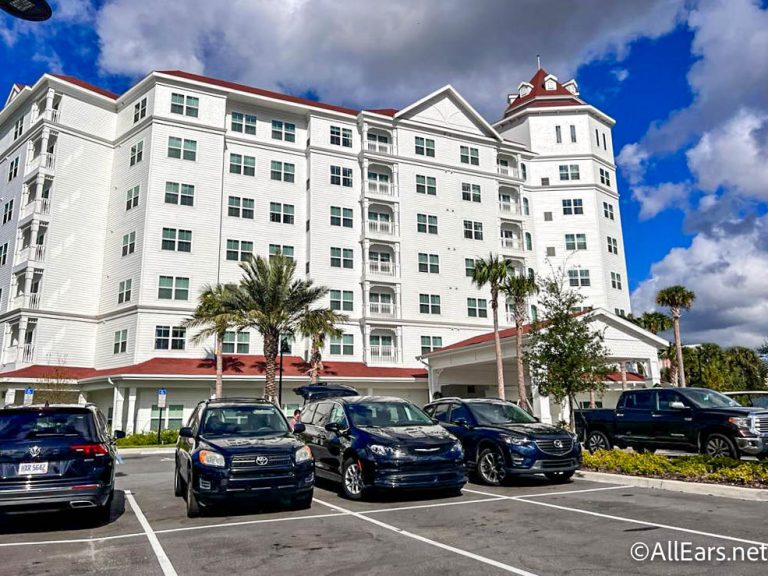 Full Tour of Disney World's Secret Shopping Mall - AllEars.Net