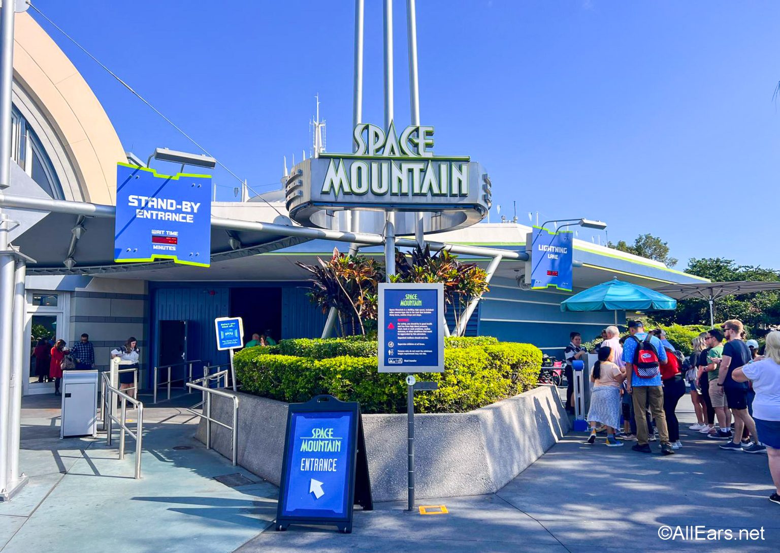 PHOTOS: See What Space Mountain Looks Like With Lights On in Disney World - AllEars.Net