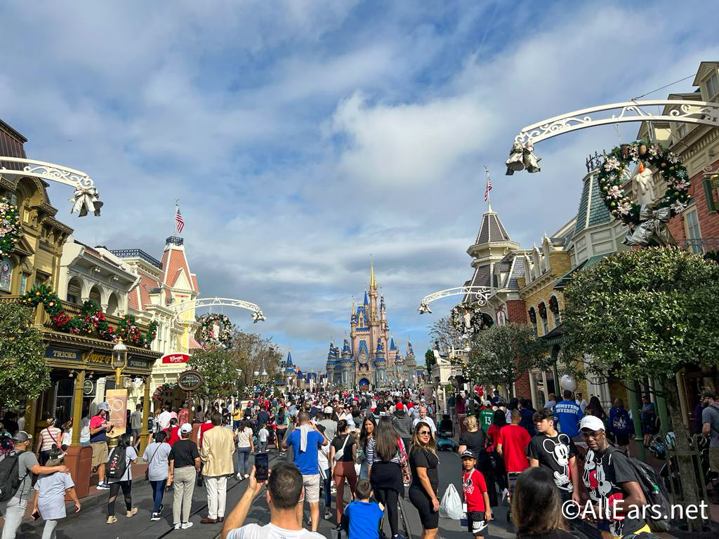 Rise of the Resistance Had a Wait Time Over 5 Hours in Disney World ...