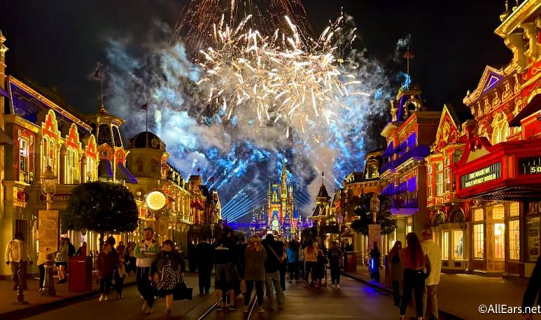A Complete History of Magic Kingdom Fireworks Shows - AllEars.Net