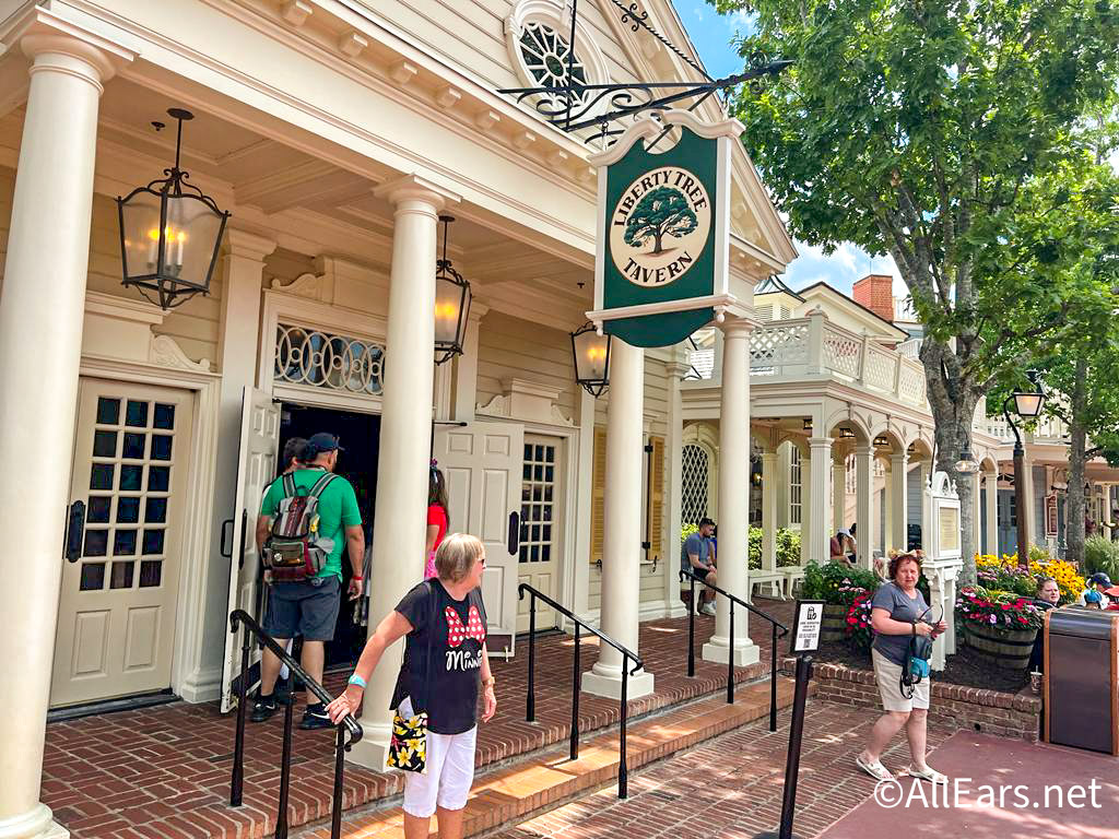 2023 WDW Magic Kingdom Liberty Tree Tavern Atmo-1 - AllEars.Net