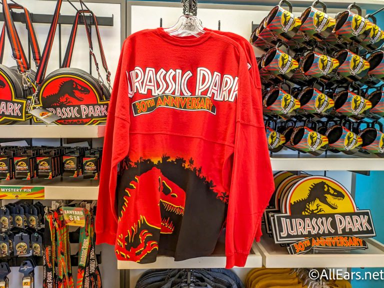 Step INSIDE the New 'Jurassic Park' Tribute Store at Universal Orlando ...