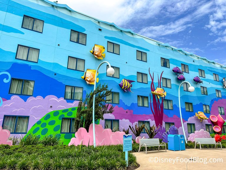 FULL TOUR of the BIGGEST Rooms at Disney's Art of Animation Hotel ...