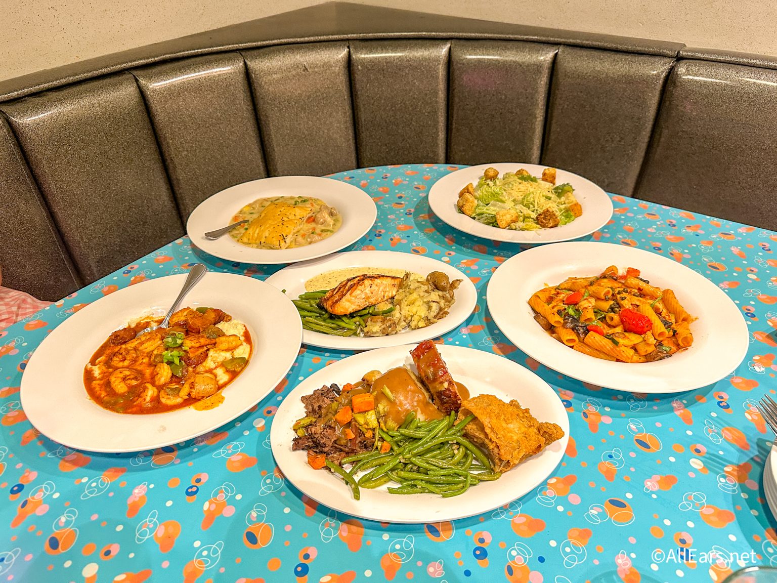 REVIEW: We Ate Everything at 50's Prime Time Cafe – Here's What You ...