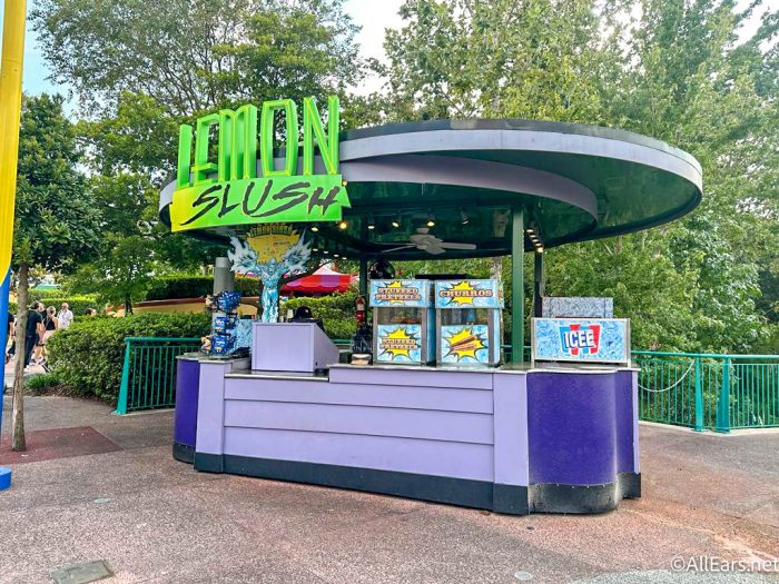 AllEars TV: Disney vs. Universal: SNACK Challenge - AllEars.Net