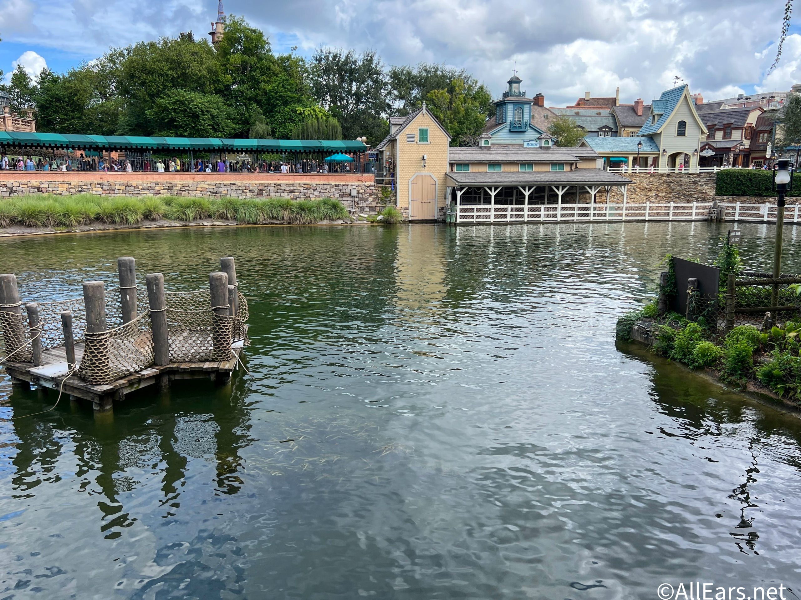 2023 wdw mk frontierland tom sawyer island barrell bridge gone missing ...