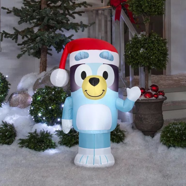 Bluey inflatable - AllEars.Net