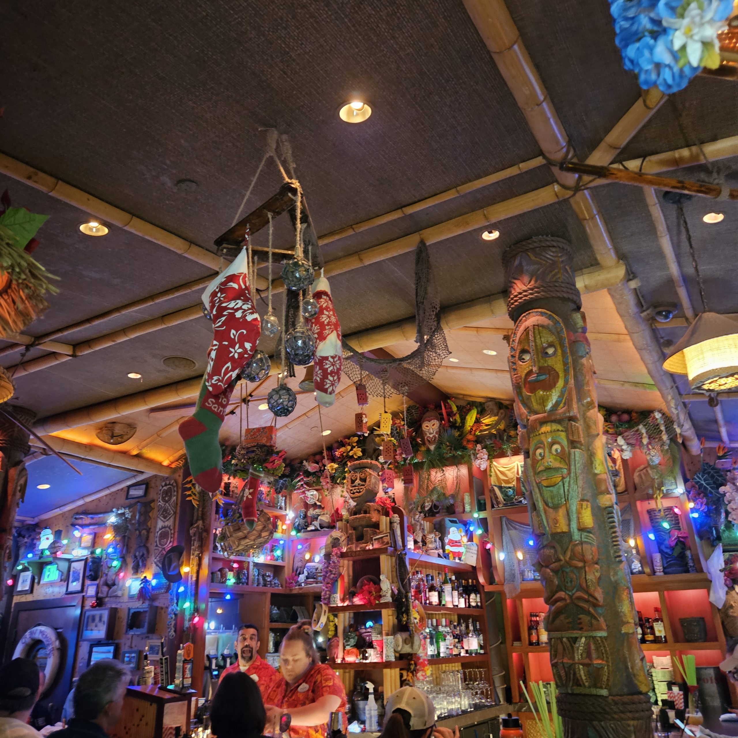 Bar at Disneyland Trader Sams - AllEars.Net