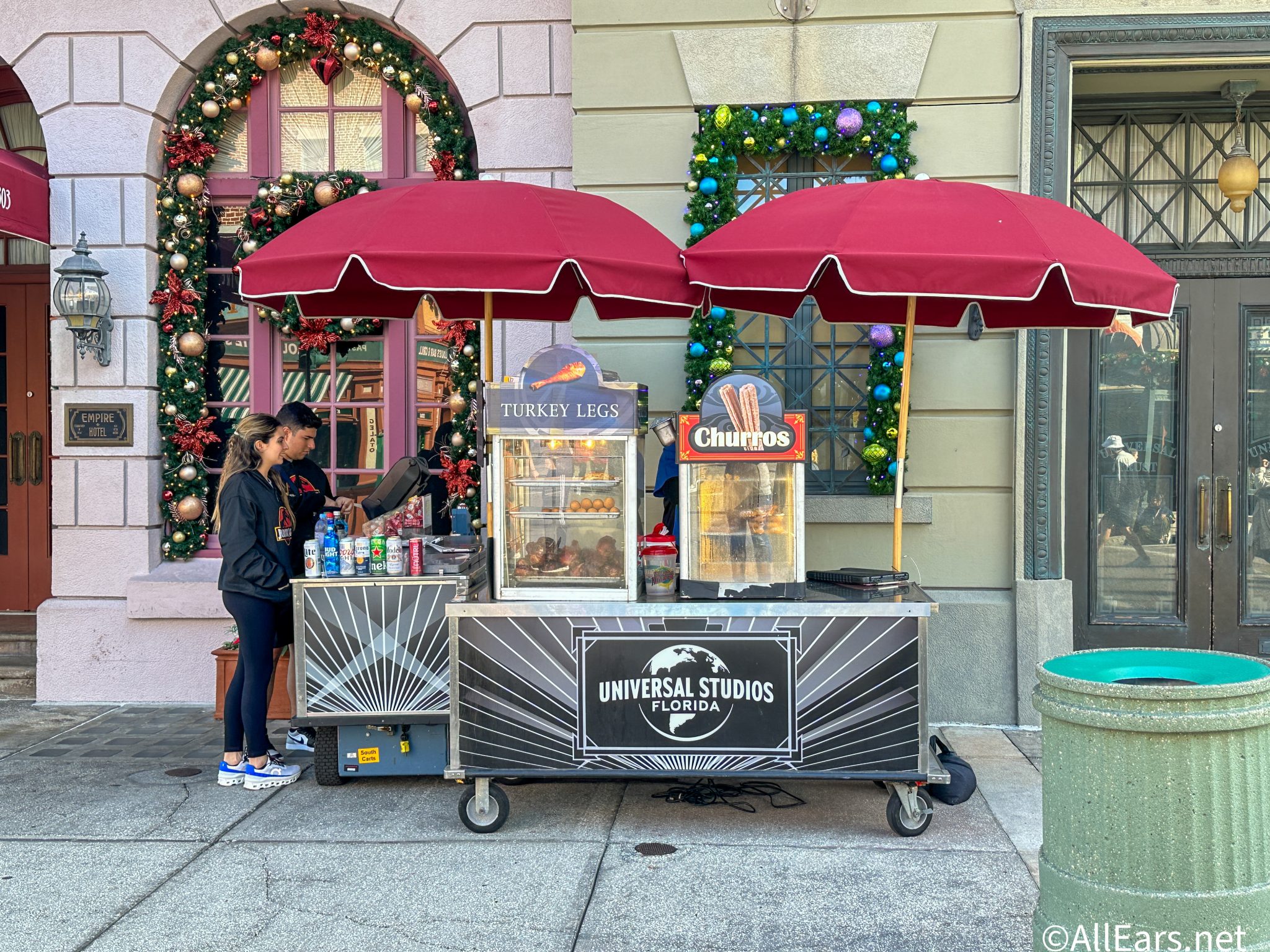 2023 UO universal new york snack stand near starbucks and haagan daas ...