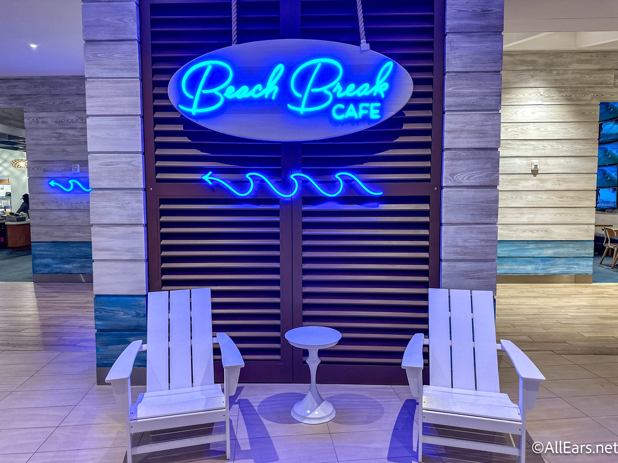 Exterior Pictures of Beach Break Cafe in Universal Orlando - AllEars.Net