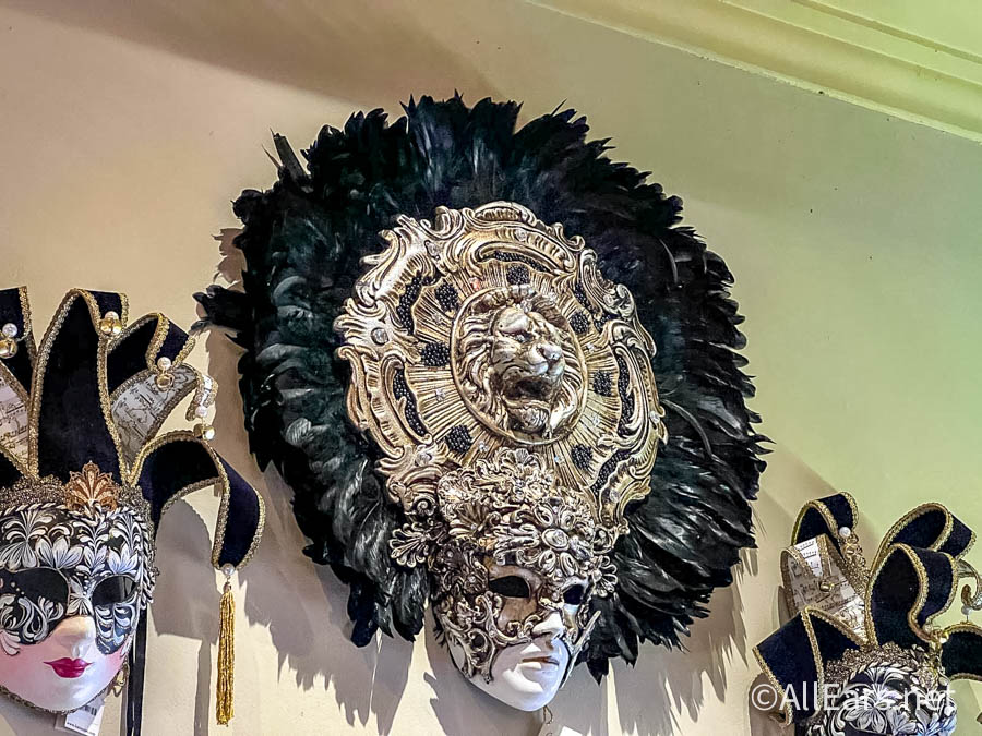 WDW EPCOT La Gemma Elegante Venetian Mask-06 - AllEars.Net