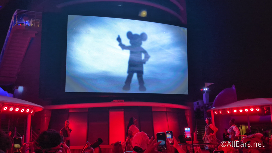 See What It's Like To Attend PIRATE NIGHT on the Disney Magic Cruise ...