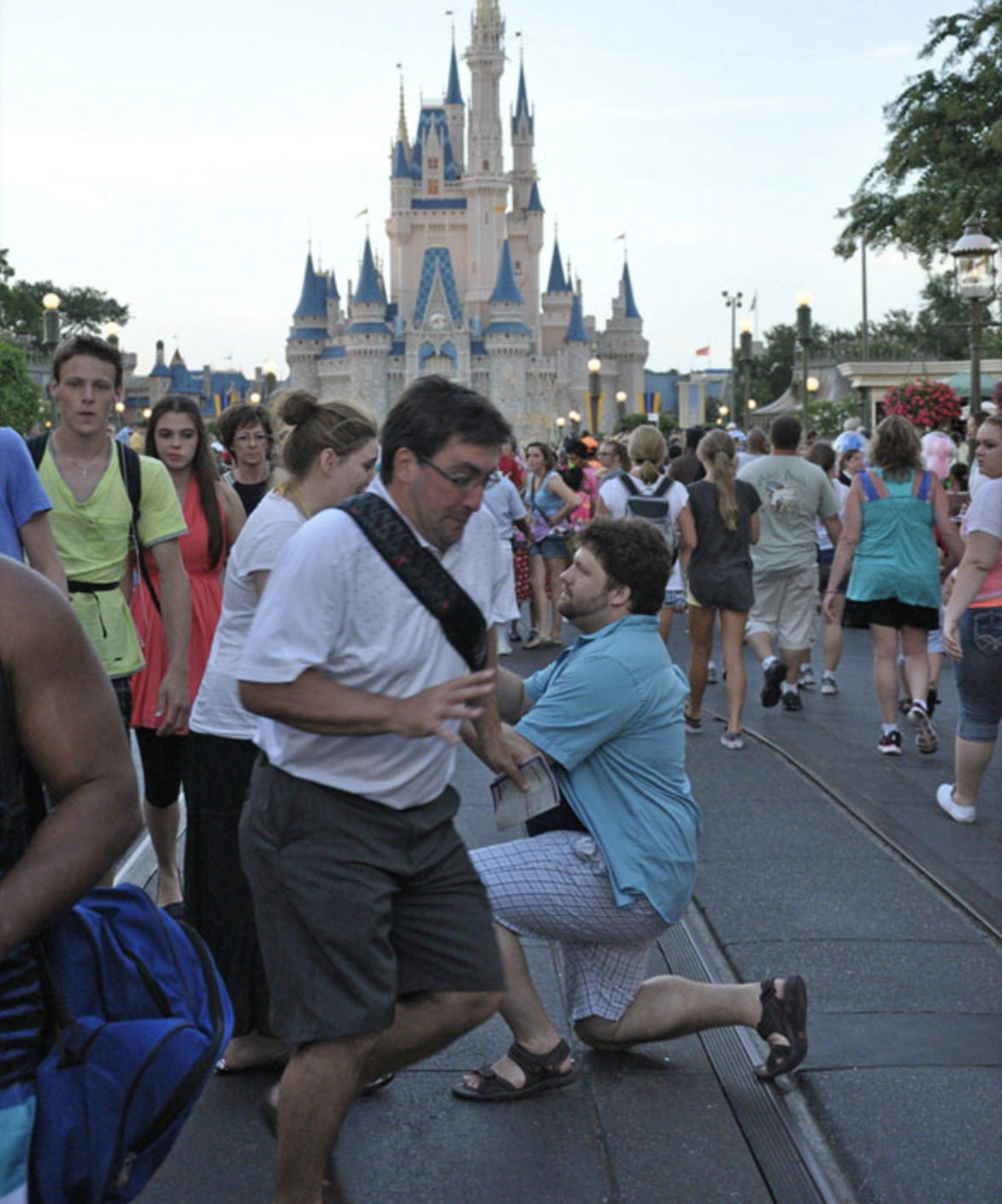 6 Hilarious Disney World Photos That Even People Who Complain in Our ...
