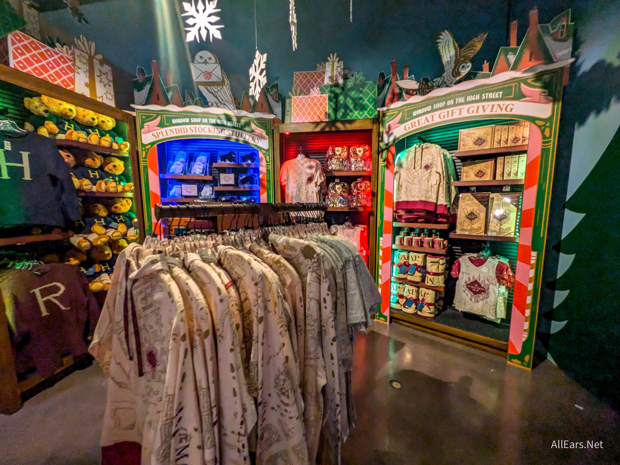 NEW LOOK at the Souvenirs at Universal's 2024 Holiday Tribute Store ...