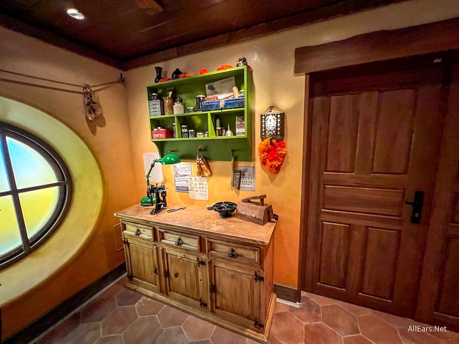 SNEAK PEEK! Go Inside the NEW Plaza de Coco Restaurant on Disney's ...