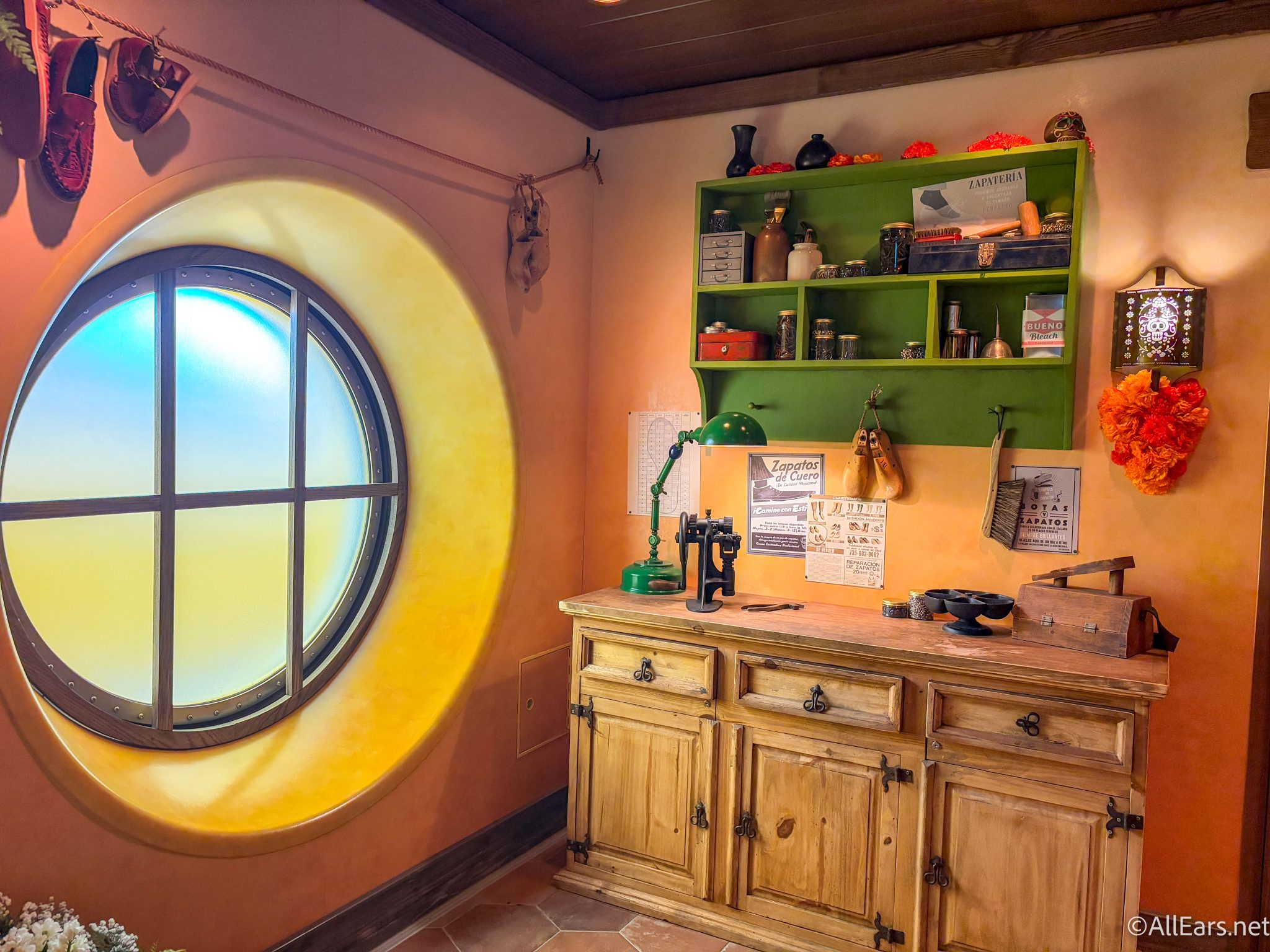 I Got a FULL LOOK at Disney's Brand New 'Coco'-Themed Restaurant ...