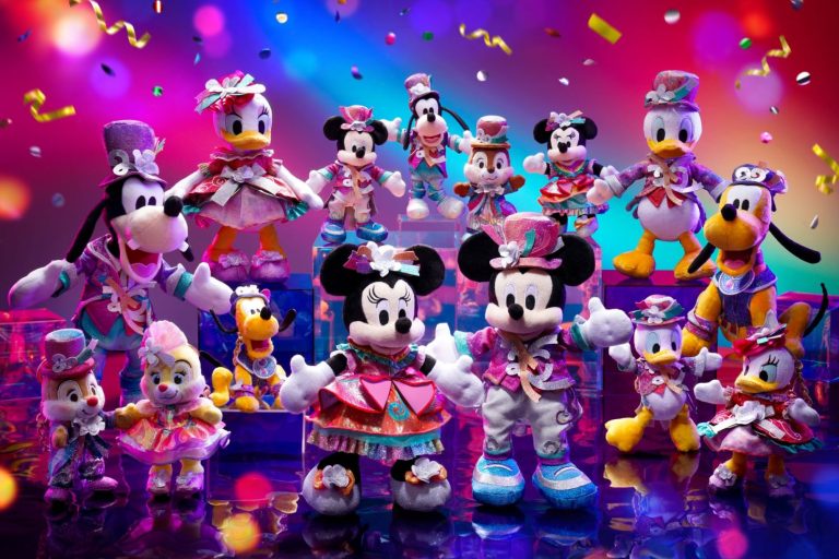 FIRST LOOK at Brand New Hong Kong Disneyland Parade — Including a ...