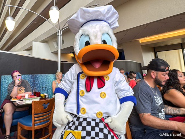 REVIEW: We're Back at Chef Mickey's in Disney World…And We Still Don't ...