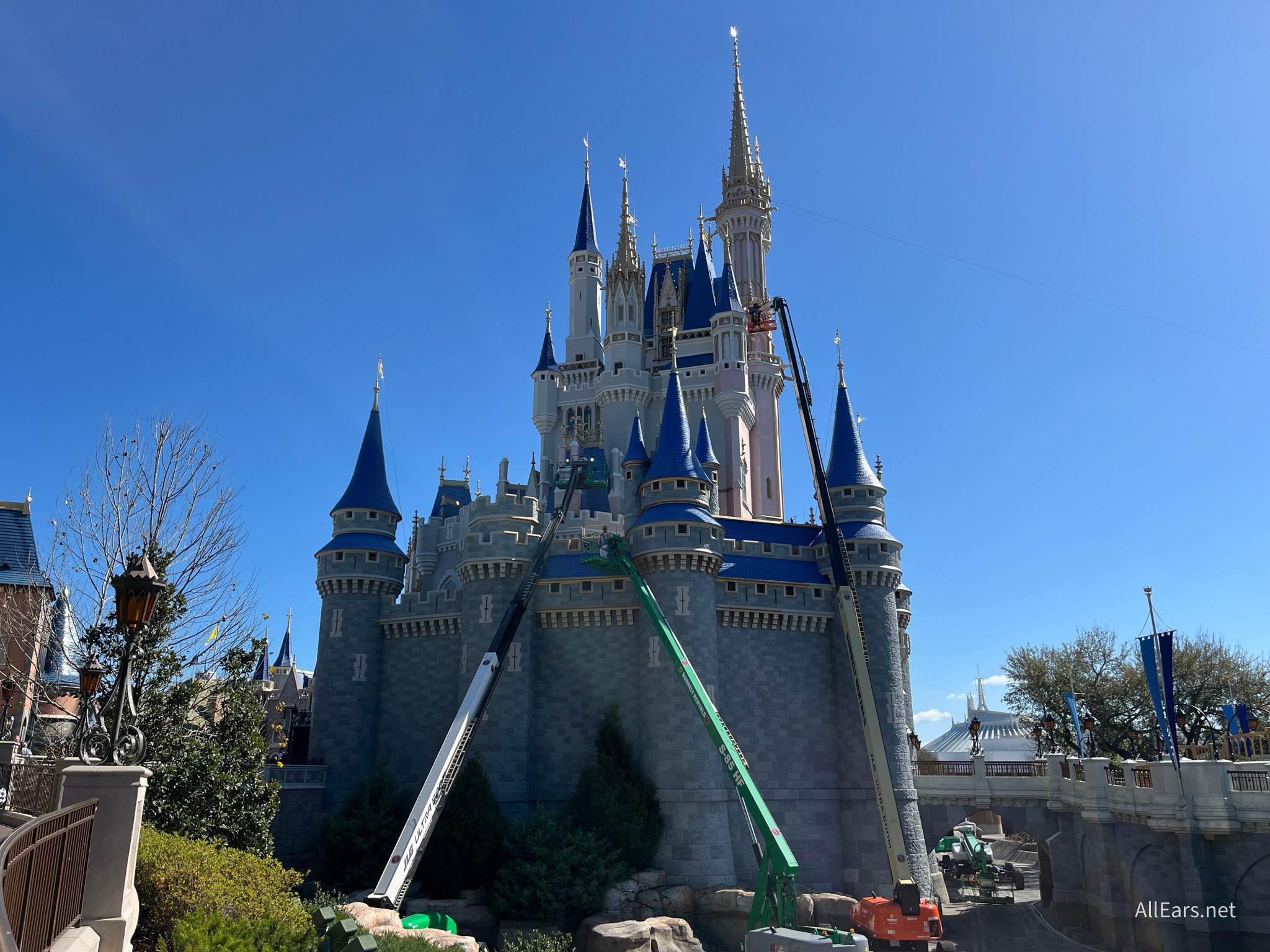 Disney Imagineers Spill Behind-the-Scenes SECRETS of the NEW Cinderella ...