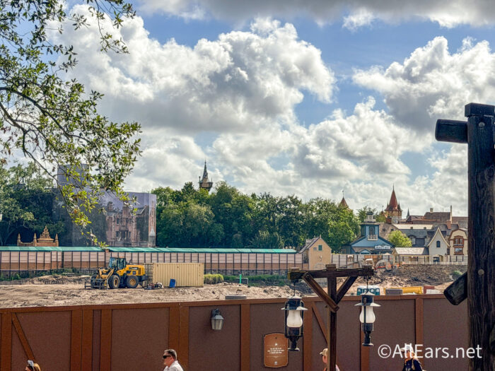 CONSTRUCTION UPDATE: New Look at the 'Cars' Land Coming to Magic ...