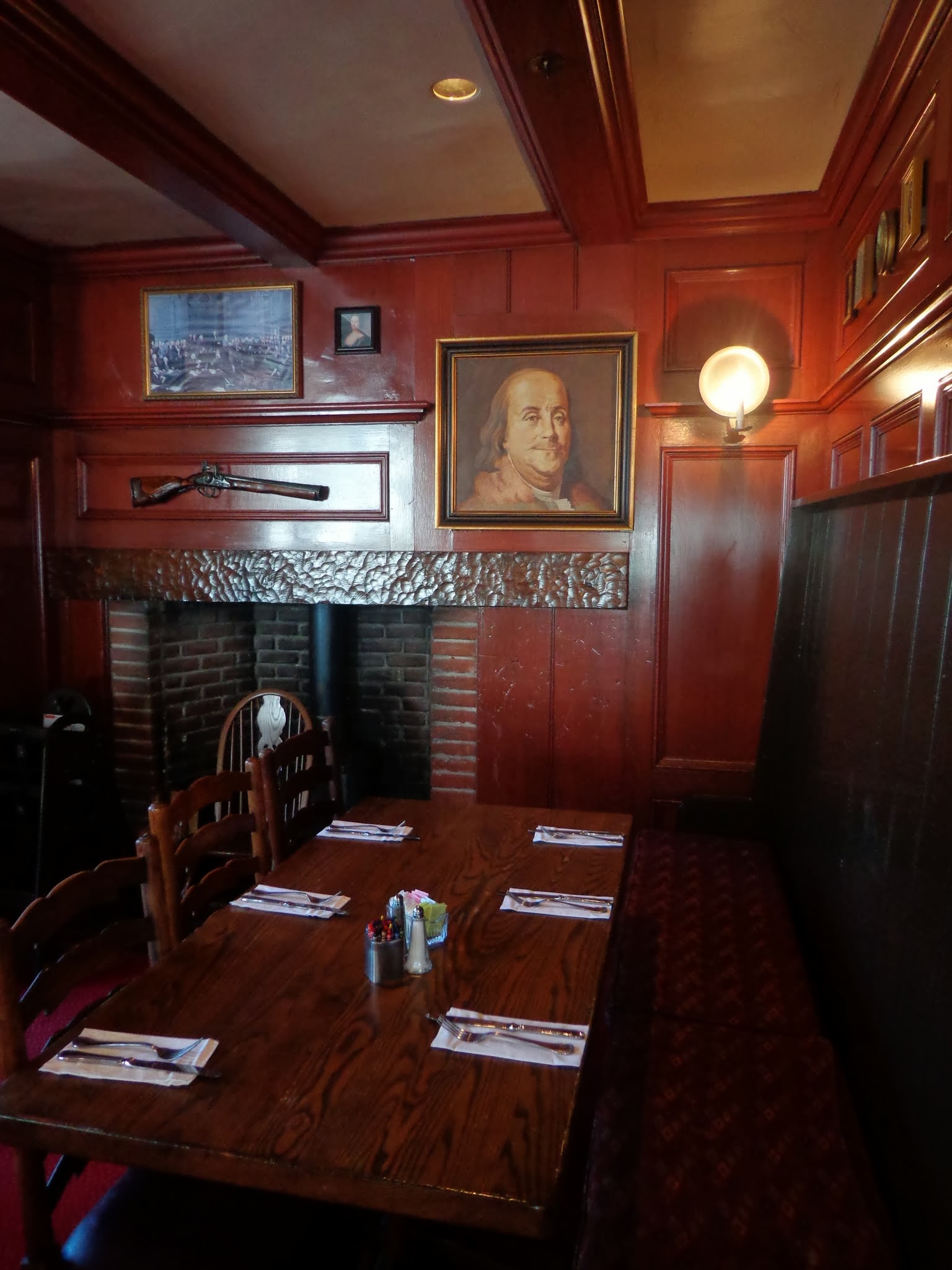 Interior Pictures of Liberty Tree Tavern in Walt Disney World - AllEars.Net
