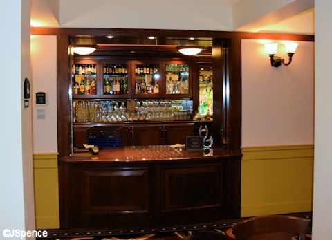 Interior Pictures of Turf Club Lounge in Walt Disney World - AllEars.Net
